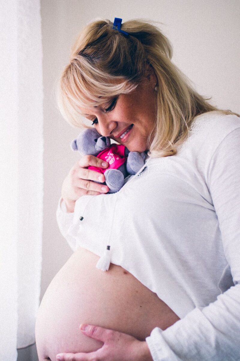 8 Plus Size Pregnancy Essentials You Need to Own