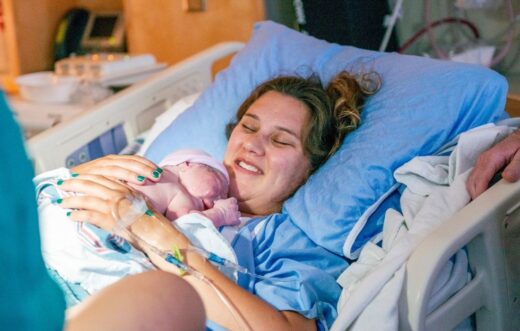 Plus Size Pregnancy: Everything You Need To Know [+FAQs]
