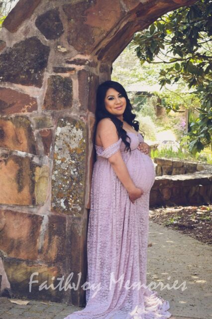 10 Plus Size Maternity Dresses For Photoshoot Magic - Plus Size Birth